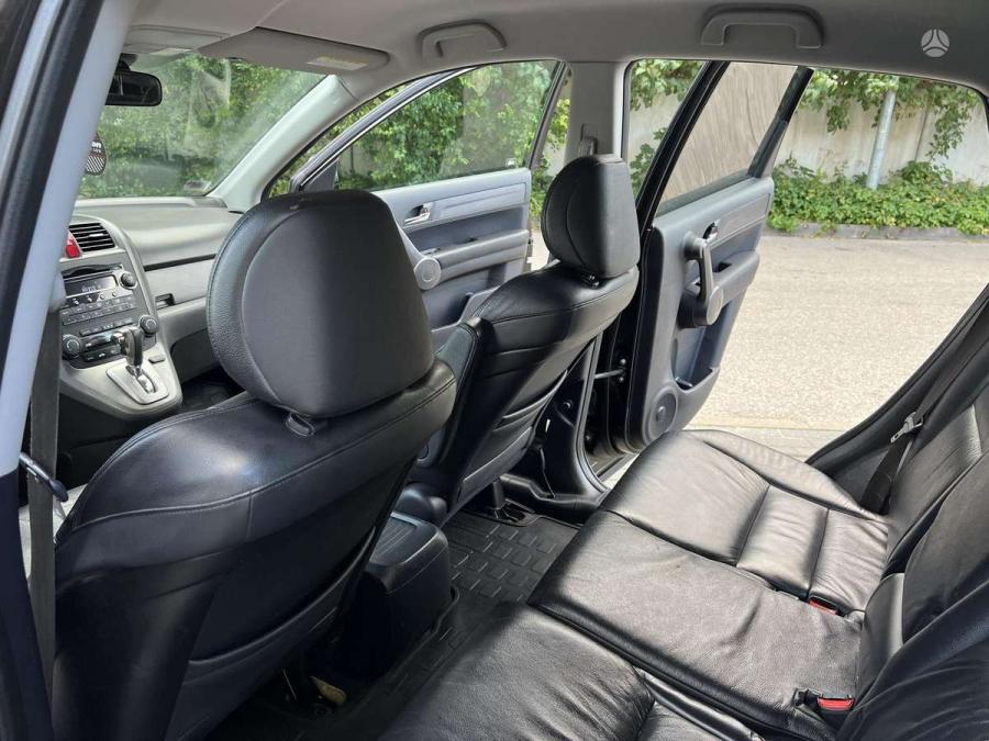 Brown Honda CR-V 2008 in Vilnius, with an engine capacity of 2.00 L and mileage of 256 thousand km for 4650 €, photo 48 on AUTOMOTO.COM.LV