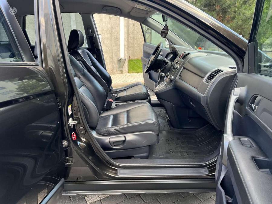 Brown Honda CR-V 2008 in Vilnius, with an engine capacity of 2.00 L and mileage of 255 thousand km for 4950 €, photo 40 on AUTOMOTO.COM.LV