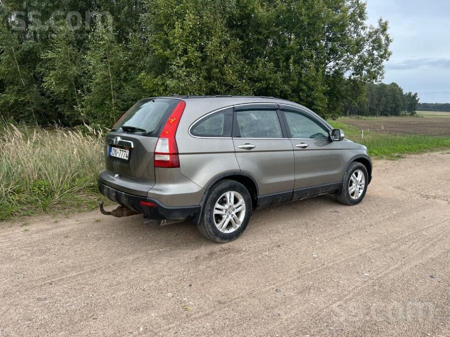 Brown Honda CR-V 2008 in Valmiera, with an engine capacity of 2.00 L and mileage of 368 thousand km for 3777 €, photo 4 on AUTOMOTO.COM.LV