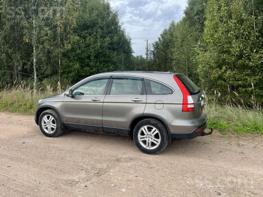 Brown Honda CR-V 2008 in Valmiera, with an engine capacity of 2.00 L and mileage of 368 thousand km for 3777 €, photo 6 on AUTOMOTO.COM.LV