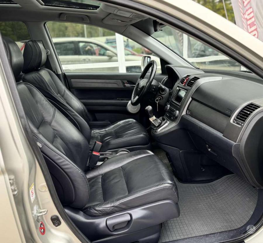 Brown Honda CR-V 2008 in Radviliskis, with an engine capacity of 2.20 L and mileage of 314 thousand km for 4150 €, photo 17 on AUTOMOTO.COM.LV