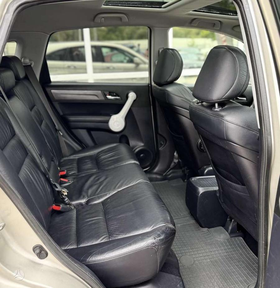 Brown Honda CR-V 2008 in Radviliskis, with an engine capacity of 2.20 L and mileage of 314 thousand km for 4150 €, photo 26 on AUTOMOTO.COM.LV