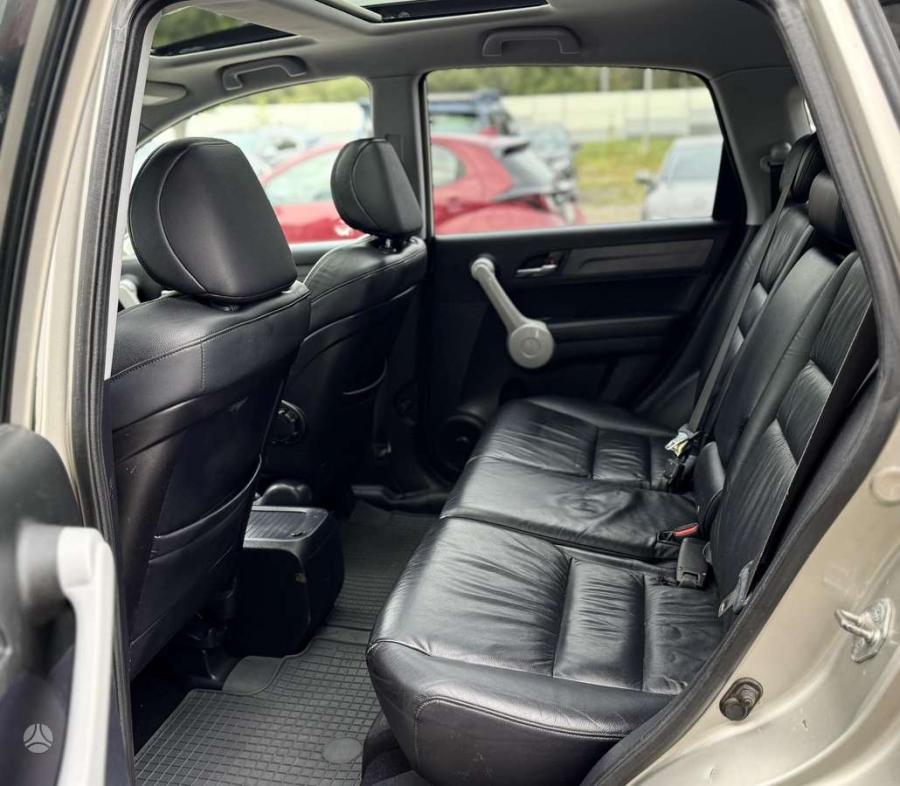 Brown Honda CR-V 2008 in Radviliskis, with an engine capacity of 2.20 L and mileage of 314 thousand km for 4150 €, photo 27 on AUTOMOTO.COM.LV