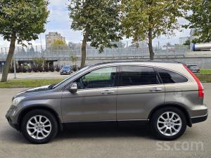 Brown Honda CR-V 2008 in Riga, with an engine capacity of 2.00 L and mileage of 250 thousand km for 4770 €, photo 3 on AUTOMOTO.COM.LV