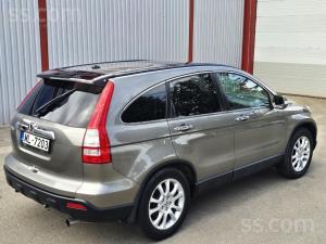 Brown Honda CR-V 2008 in Riga, with an engine capacity of 2.00 L and mileage of 250 thousand km for 4770 €, photo 4 on AUTOMOTO.COM.LV