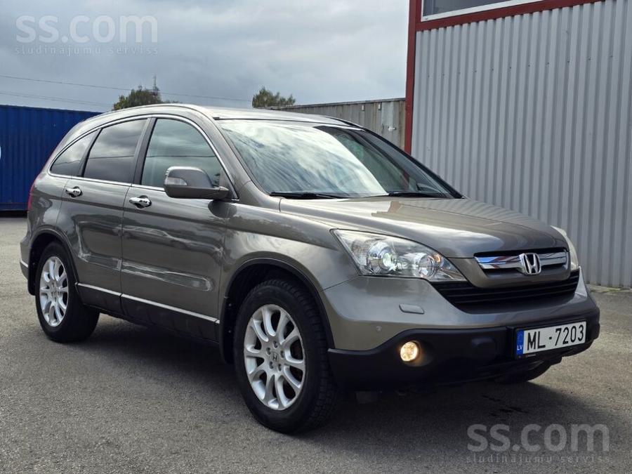 Brown Honda CR-V 2008 in Riga, with an engine capacity of 2.00 L and mileage of 250 thousand km for 4770 €, photo 5 on AUTOMOTO.COM.LV