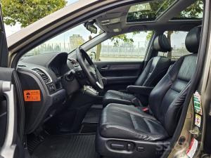 Brown Honda CR-V 2008 in Riga, with an engine capacity of 2.00 L and mileage of 250 thousand km for 4770 €, photo 9 on AUTOMOTO.COM.LV