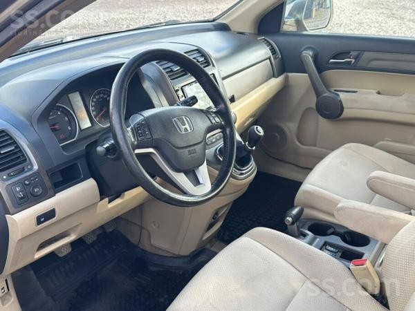 Brown Honda CR-V 2008 in Riga, with an engine capacity of 2.20 L and mileage of 369 thousand km for 3200 €, photo 10 on AUTOMOTO.COM.LV