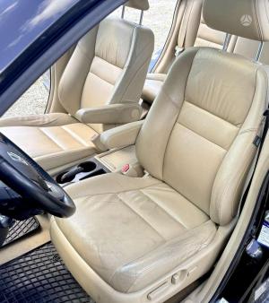 Brown Honda CR-V 2009 in Klaipeda, with an engine capacity of 2.20 L and mileage of 273 thousand km for 4900 €, photo 19 on AUTOMOTO.COM.LV