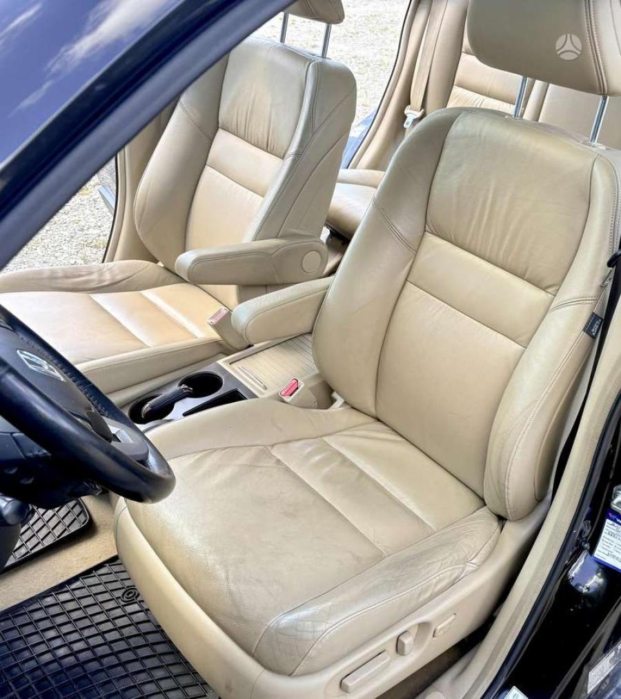 Brown Honda CR-V 2009 in Klaipeda, with an engine capacity of 2.20 L and mileage of 273 thousand km for 4900 €, photo 19 on AUTOMOTO.COM.LV