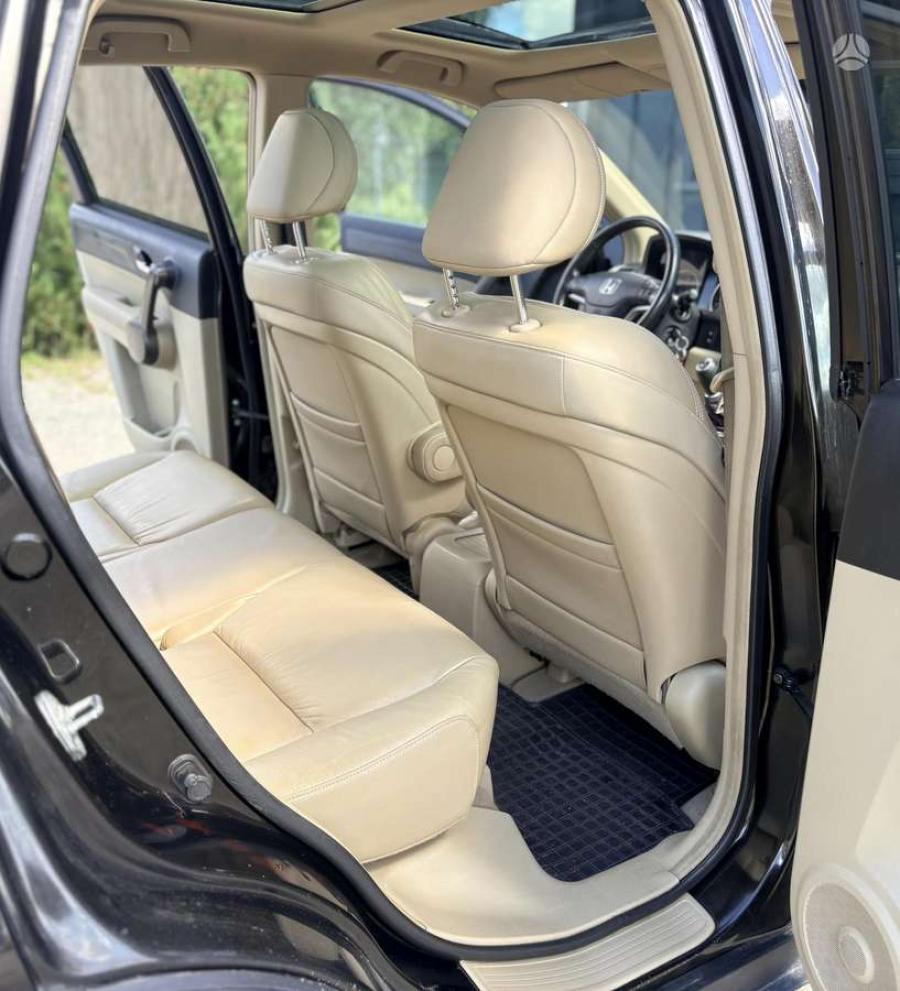 Brown Honda CR-V 2009 in Klaipeda, with an engine capacity of 2.20 L and mileage of 273 thousand km for 4900 €, photo 20 on AUTOMOTO.COM.LV