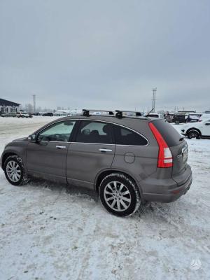 Brūns Honda CR-V 2010 Panevēža, ar dzinēja tilpumu 2.20 L un nobraukumu 280 tūkst. km par 6100 €, foto 4 vietnē AUTOMOTO.COM.LV