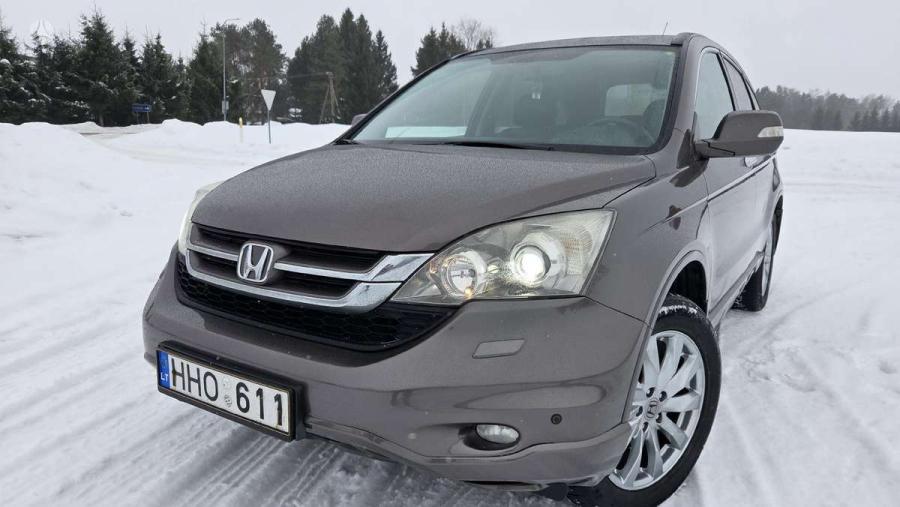 Brown Honda CR-V 2010 in Utena, with an engine capacity of 2.20 L and mileage of 287 thousand km for 6450 €, photo 1 on AUTOMOTO.COM.LV