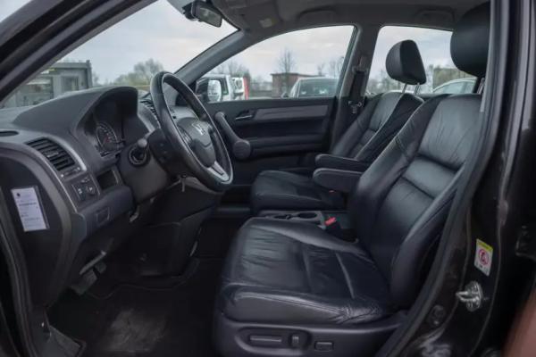 Brūns Honda CR-V 2010 Liepāja, ar dzinēja tilpumu 2.40 L un nobraukumu 208 tūkst. km par 10250 €, foto 7 vietnē AUTOMOTO.COM.LV