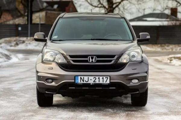 Brūns Honda CR-V 2010 Jelgava, ar dzinēja tilpumu 2.20 L un nobraukumu 222 tūkst. km par 8800 €, foto 5 vietnē AUTOMOTO.COM.LV