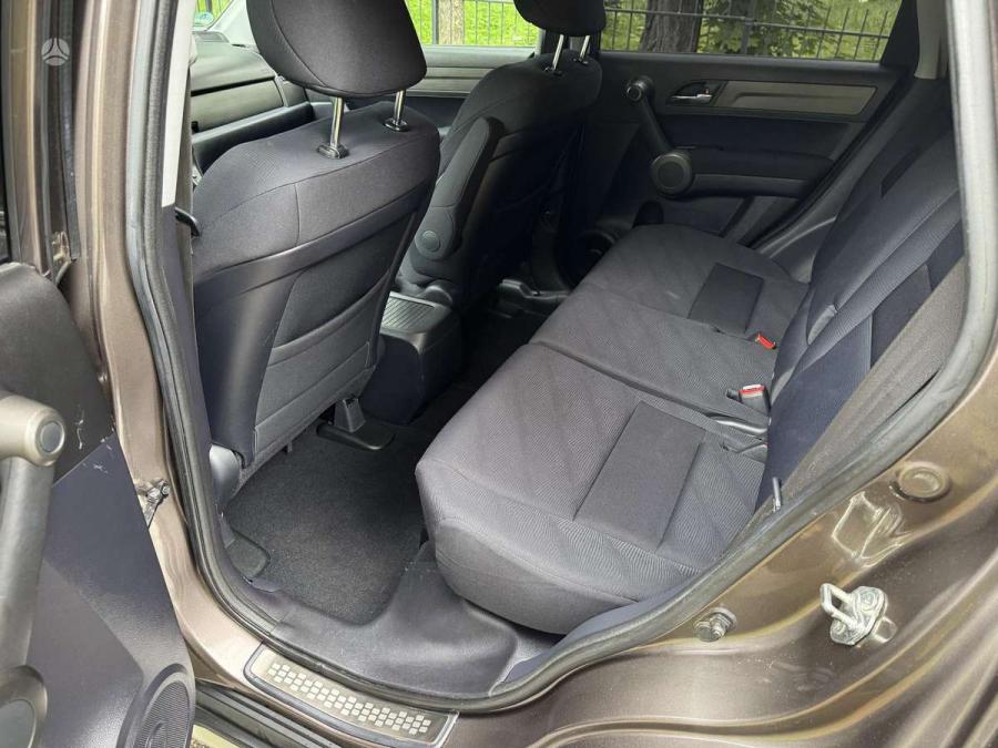 Brūns Honda CR-V 2010 Viļņa, ar dzinēja tilpumu 2.20 L un nobraukumu 317 tūkst. km par 6990 €, foto 12 vietnē AUTOMOTO.COM.LV
