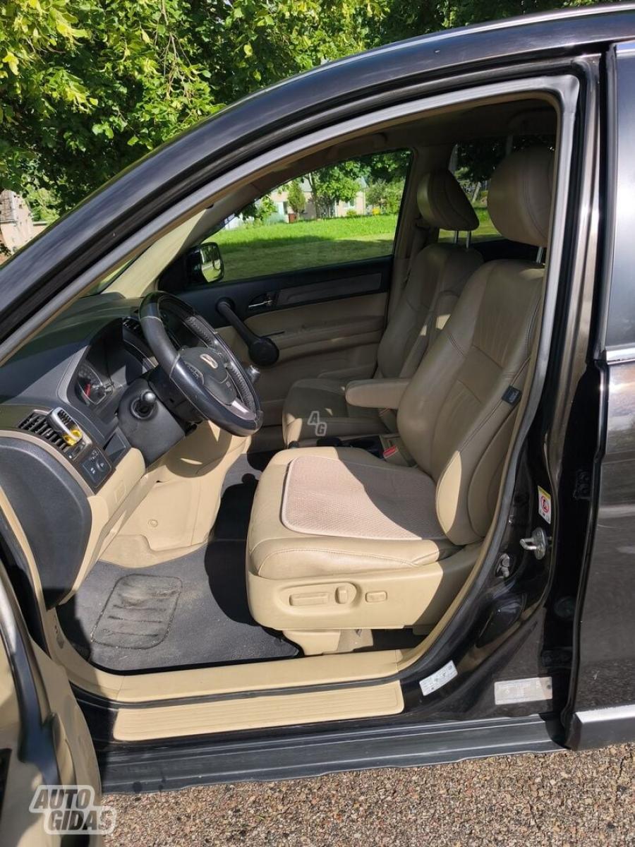 Brown Honda CR-V 2010 in Utena, with an engine capacity of 2.20 L and mileage of 341 thousand km for 5800 €, photo 8 on AUTOMOTO.COM.LV