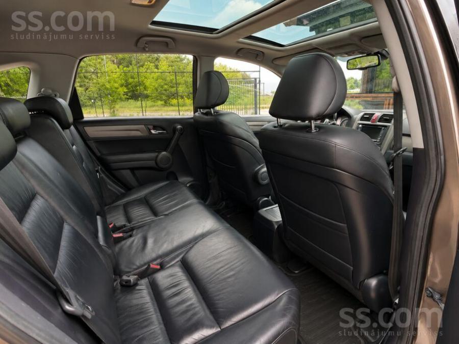 Brown Honda CR-V 2011 in Riga, with an engine capacity of 2.20 L and mileage of 218 thousand km for 7250 €, photo 11 on AUTOMOTO.COM.LV