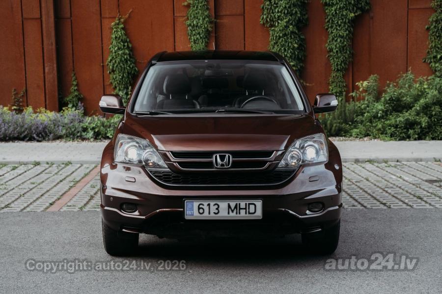 Brown Honda CR-V 2011 in Tallinn, with an engine capacity of 2.00 L and mileage of 182 thousand km for 8990 €, photo 1 on AUTOMOTO.COM.LV
