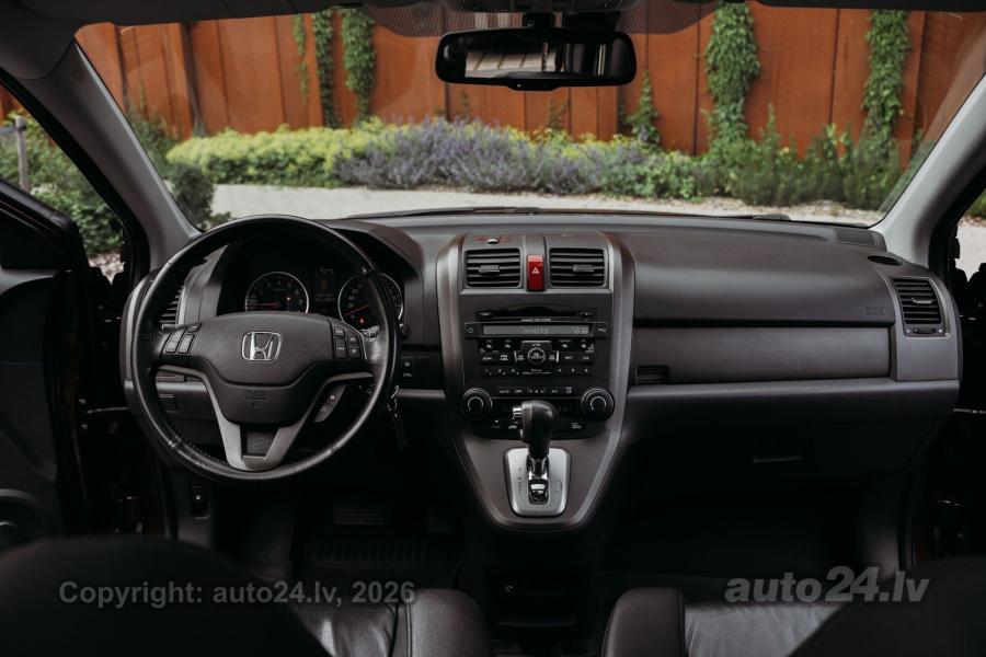 Brown Honda CR-V 2011 in Tallinn, with an engine capacity of 2.00 L and mileage of 182 thousand km for 8990 €, photo 8 on AUTOMOTO.COM.LV