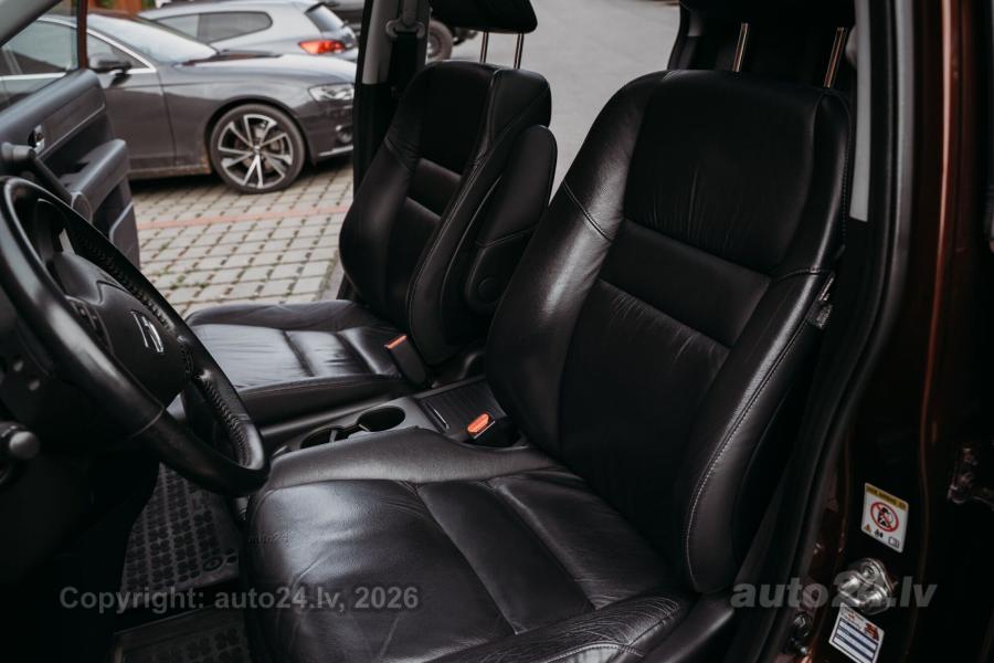 Brown Honda CR-V 2011 in Tallinn, with an engine capacity of 2.00 L and mileage of 182 thousand km for 8990 €, photo 9 on AUTOMOTO.COM.LV