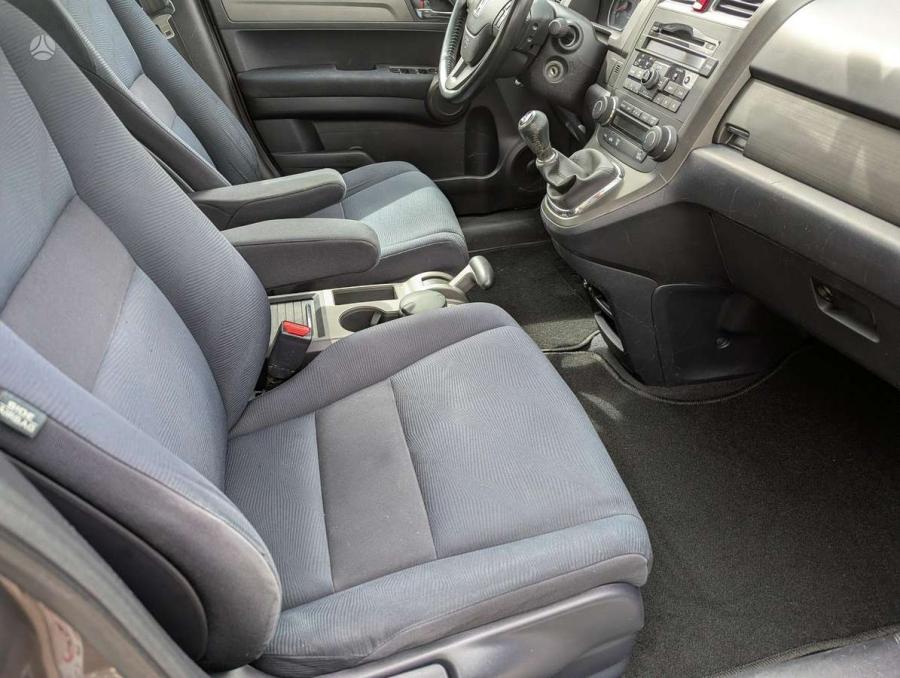 Brown Honda CR-V 2011 in Vilnius, with an engine capacity of 2.20 L and mileage of 249 thousand km for 6600 €, photo 12 on AUTOMOTO.COM.LV