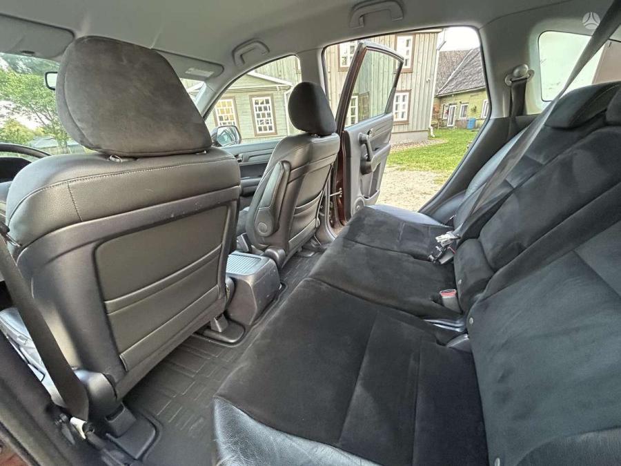 Brown Honda CR-V 2011 in Kaisiadorys, with an engine capacity of 2.20 L and mileage of 284 thousand km for 6450 €, photo 24 on AUTOMOTO.COM.LV