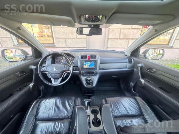 Brown Honda CR-V 2012 in Riga, with an engine capacity of 2.20 L and mileage of 226 thousand km for 6500 €, photo 7 on AUTOMOTO.COM.LV