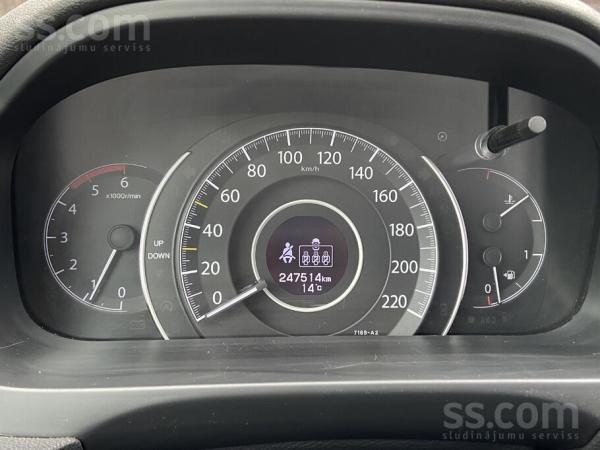 Brown Honda CR-V 2013 in Dobele, with an engine capacity of 2.20 L and mileage of 248 thousand km for 7750 €, photo 6 on AUTOMOTO.COM.LV