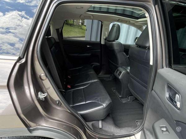 Brown Honda CR-V 2013 in Vilnius, with an engine capacity of 2.20 L and mileage of 211 thousand km for 9999 €, photo 5 on AUTOMOTO.COM.LV