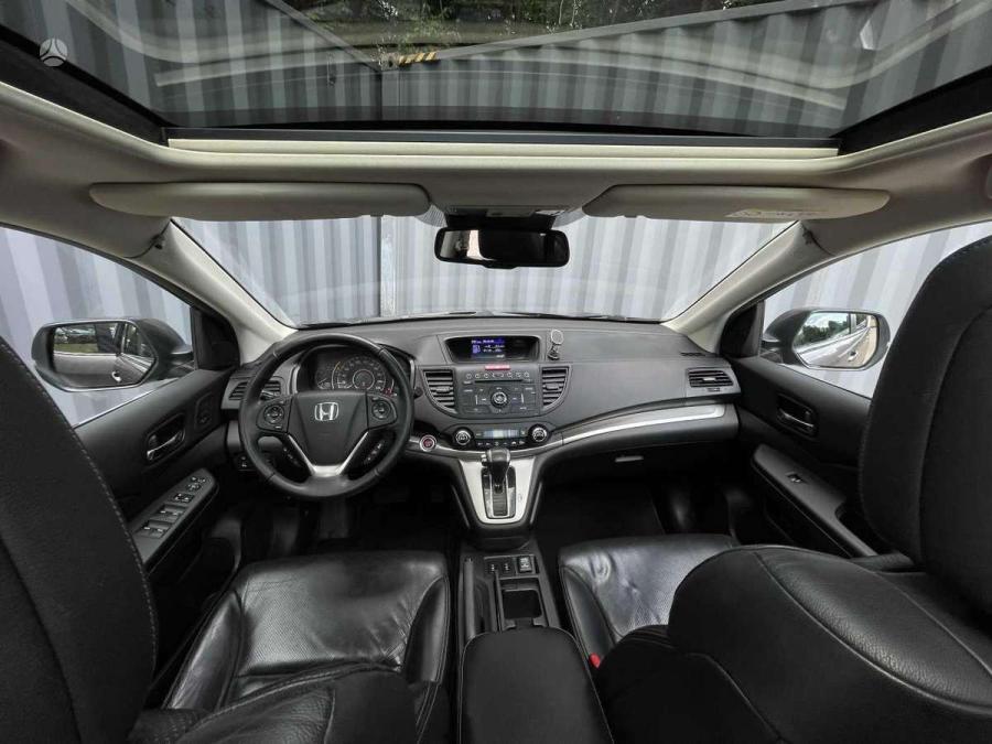 Brown Honda CR-V 2013 in Vilnius, with an engine capacity of 2.20 L and mileage of 211 thousand km for 9999 €, photo 8 on AUTOMOTO.COM.LV