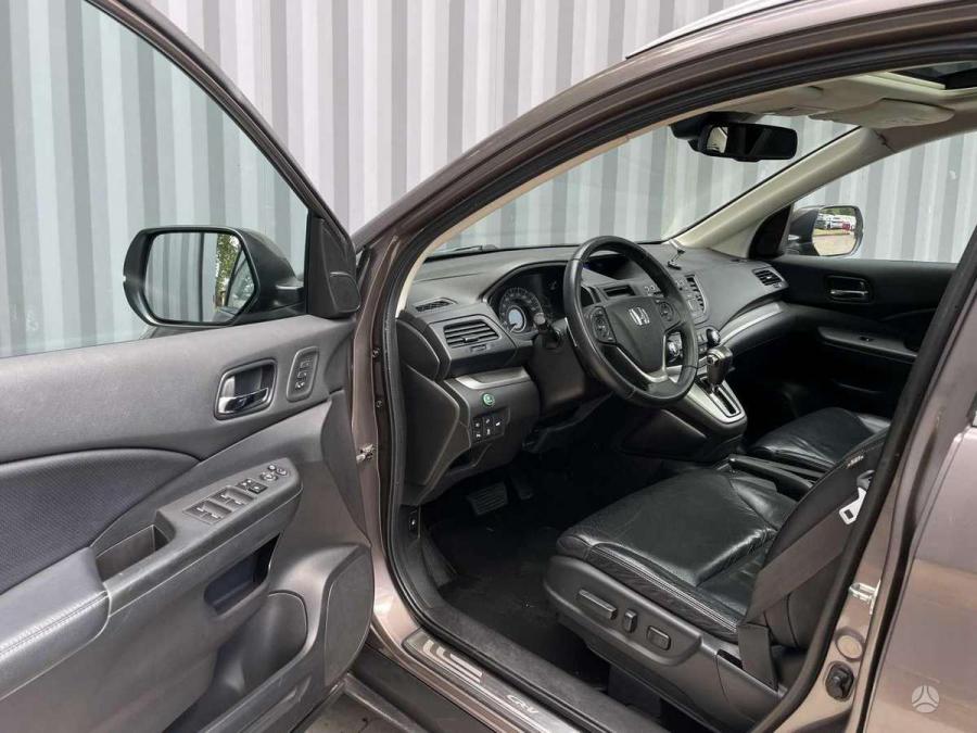 Brown Honda CR-V 2013 in Vilnius, with an engine capacity of 2.20 L and mileage of 211 thousand km for 9999 €, photo 11 on AUTOMOTO.COM.LV