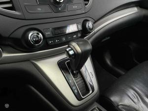 Brown Honda CR-V 2013 in Vilnius, with an engine capacity of 2.20 L and mileage of 211 thousand km for 9999 €, photo 17 on AUTOMOTO.COM.LV