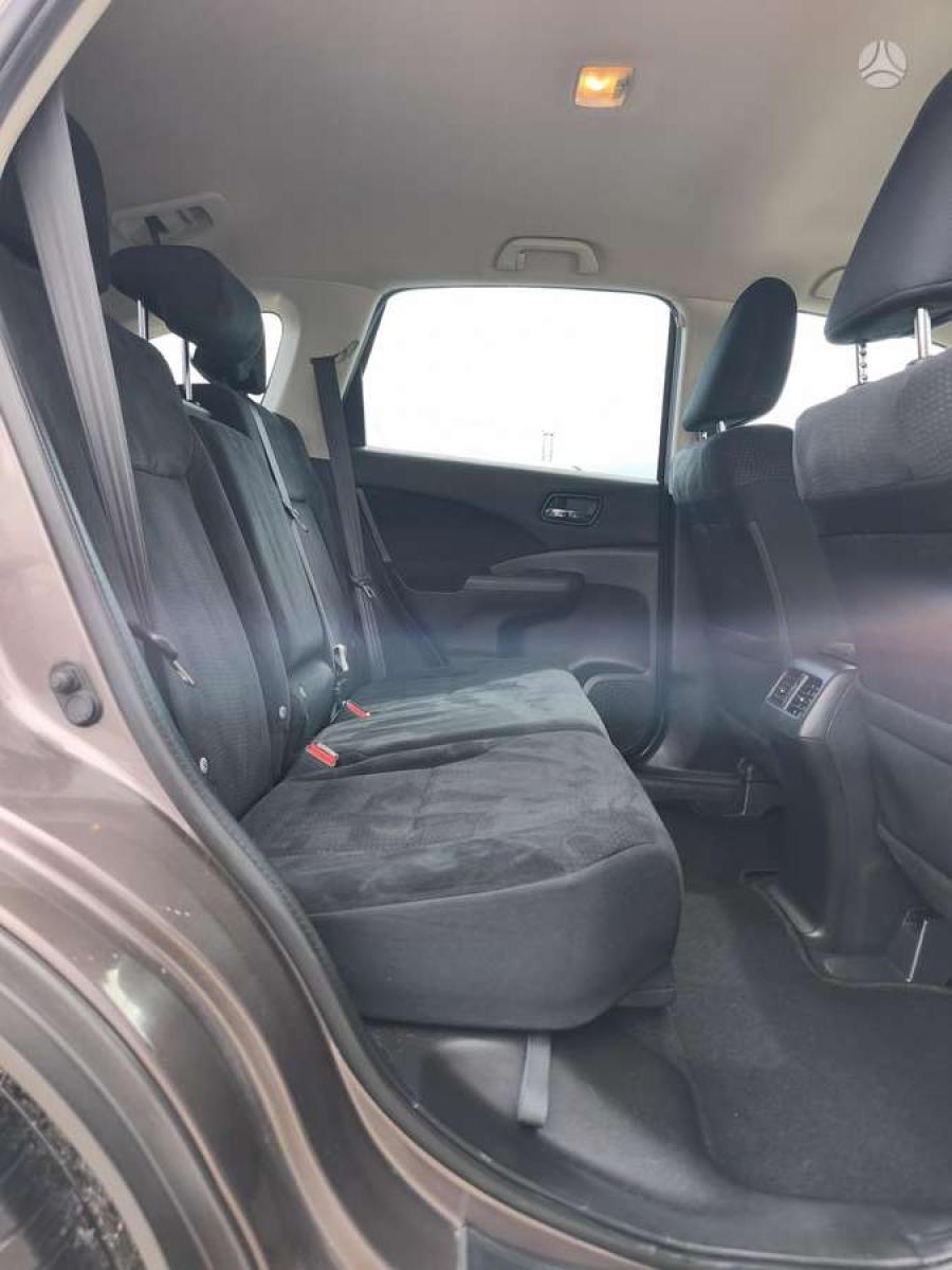 Brown Honda CR-V 2013 in Vilnius, with an engine capacity of 2.20 L and mileage of 221 thousand km for 9950 €, photo 9 on AUTOMOTO.COM.LV