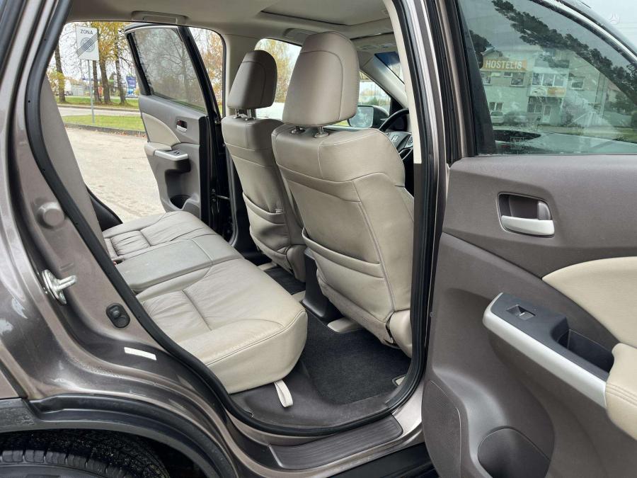 Brown Honda CR-V 2013 in Taurage, with an engine capacity of 2.35 L and mileage of 168 thousand km for 5800 €, photo 9 on AUTOMOTO.COM.LV