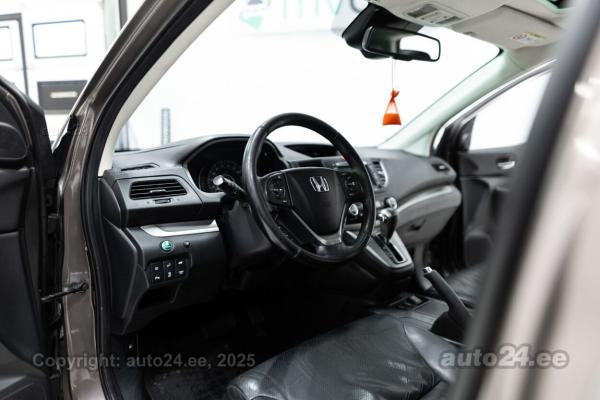 Brūns Honda CR-V 2014 Tallina, ar dzinēja tilpumu 2.20 L un nobraukumu 339 tūkst. km par 8990 €, foto 11 vietnē AUTOMOTO.COM.LV
