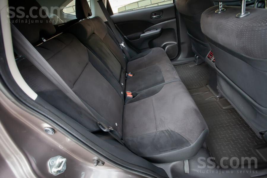 Brown Honda CR-V 2014 in Tukums, with an engine capacity of 2.20 L and mileage of 0 thousand km for 7390 €, photo 12 on AUTOMOTO.COM.LV