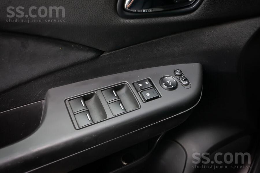 Brown Honda CR-V 2014 in Tukums, with an engine capacity of 2.20 L and mileage of 0 thousand km for 7390 €, photo 15 on AUTOMOTO.COM.LV