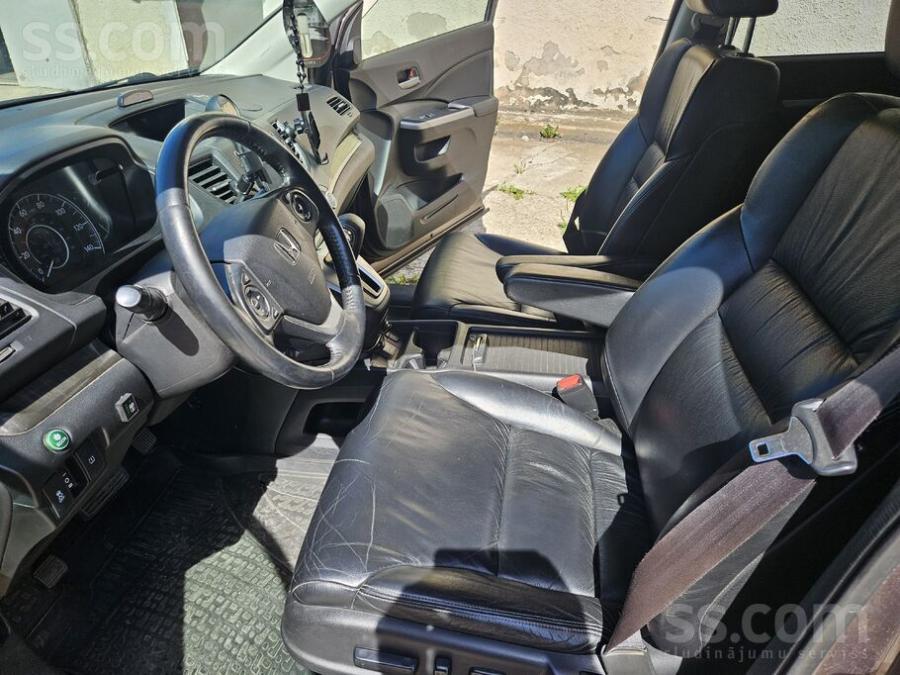 Brown Honda CR-V 2014 in Riga, with an engine capacity of 2.40 L and mileage of 135 thousand km for 8000 €, photo 10 on AUTOMOTO.COM.LV