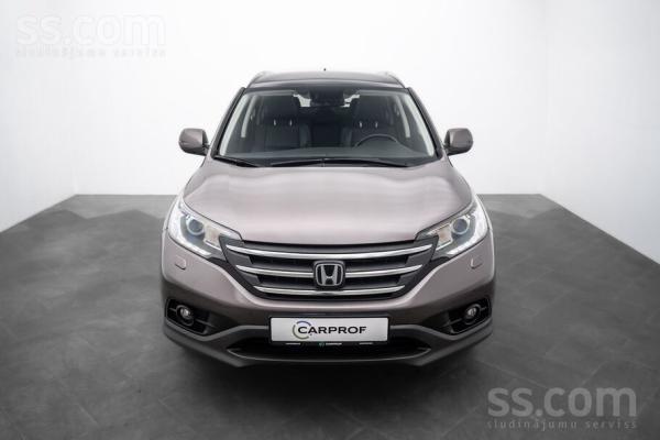 Brown Honda CR-V 2014 in Tallinn, with an engine capacity of 2.20 L and mileage of 228 thousand km for 9998 €, photo 4 on AUTOMOTO.COM.LV