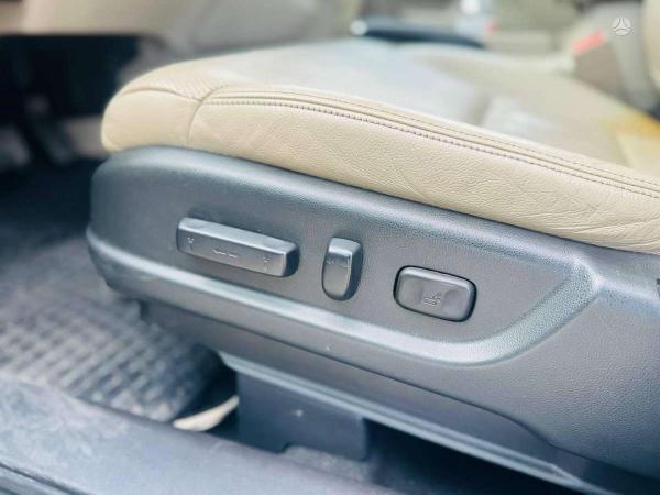 Brown Honda CR-V 2014 in Vilnius, with an engine capacity of 2.20 L and mileage of 223 thousand km for 11100 €, photo 6 on AUTOMOTO.COM.LV