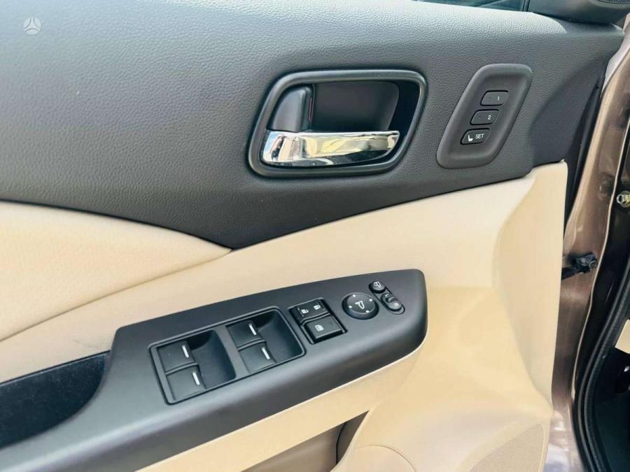 Brown Honda CR-V 2014 in Vilnius, with an engine capacity of 2.20 L and mileage of 223 thousand km for 11100 €, photo 14 on AUTOMOTO.COM.LV