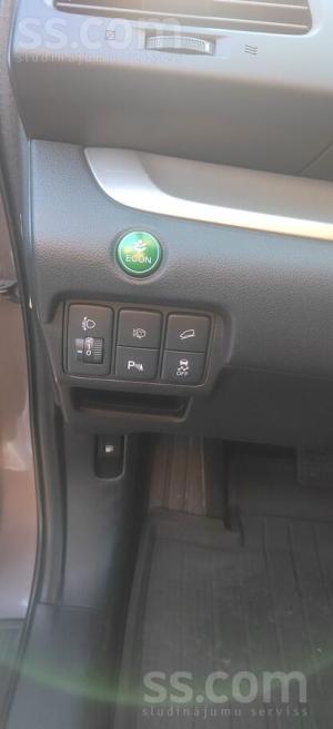 Brown Honda CR-V 2014 in Daugavpils, with an engine capacity of 2.00 L and mileage of 138 thousand km for 14900 €, photo 9 on AUTOMOTO.COM.LV