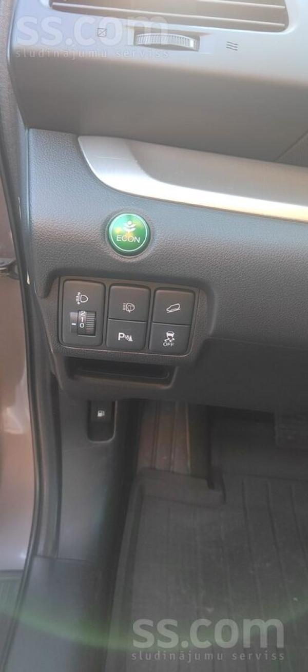 Brūns Honda CR-V 2014 Daugavpils, ar dzinēja tilpumu 2.00 L un nobraukumu 138 tūkst. km par 14900 €, foto 9 vietnē AUTOMOTO.COM.LV