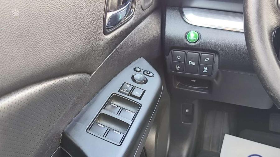 Brown Honda CR-V 2015 in Kaunas, with an engine capacity of 1.60 L and mileage of 184 thousand km for 12950 €, photo 19 on AUTOMOTO.COM.LV