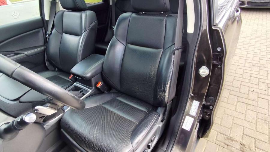Brown Honda CR-V 2015 in Kaunas, with an engine capacity of 1.60 L and mileage of 184 thousand km for 12950 €, photo 21 on AUTOMOTO.COM.LV