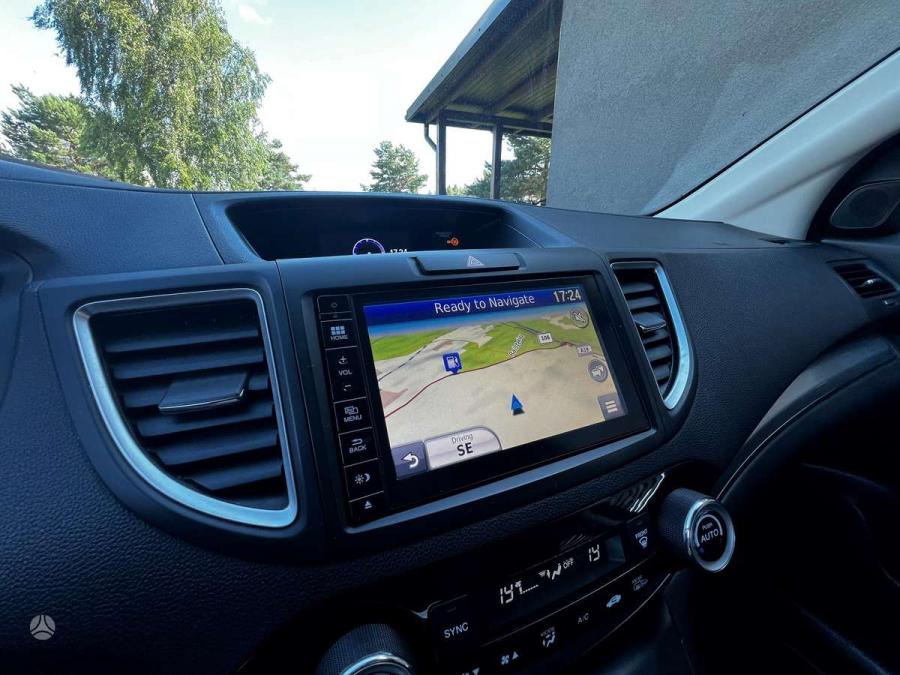 Brown Honda CR-V 2015 in Vilnius, with an engine capacity of 1.60 L and mileage of 165 thousand km for 13750 €, photo 23 on AUTOMOTO.COM.LV