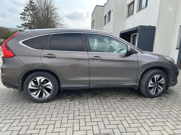 Brūns Honda CR-V 2015 Kauņa, ar dzinēja tilpumu 1.60 L un nobraukumu 145 tūkst. km par 12500 €, foto 3 vietnē AUTOMOTO.COM.LV