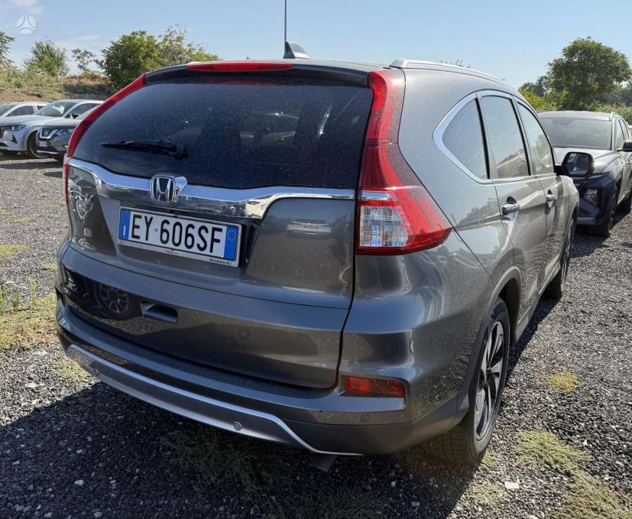 Brown Honda CR-V 2015 in Siauliai, with an engine capacity of 1.60 L and mileage of 125 thousand km for 10900 €, photo 5 on AUTOMOTO.COM.LV