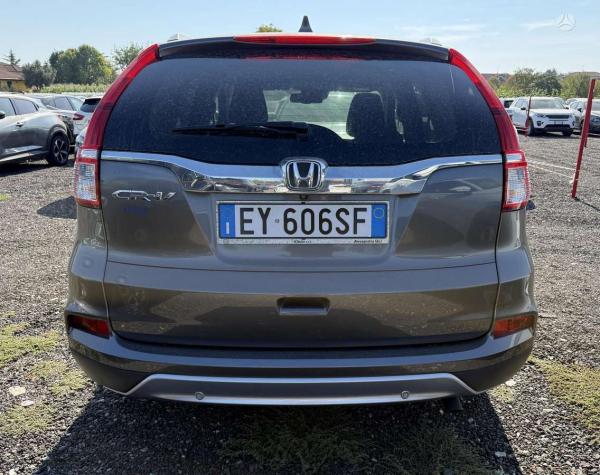 Brown Honda CR-V 2015 in Siauliai, with an engine capacity of 1.60 L and mileage of 125 thousand km for 10900 €, photo 6 on AUTOMOTO.COM.LV